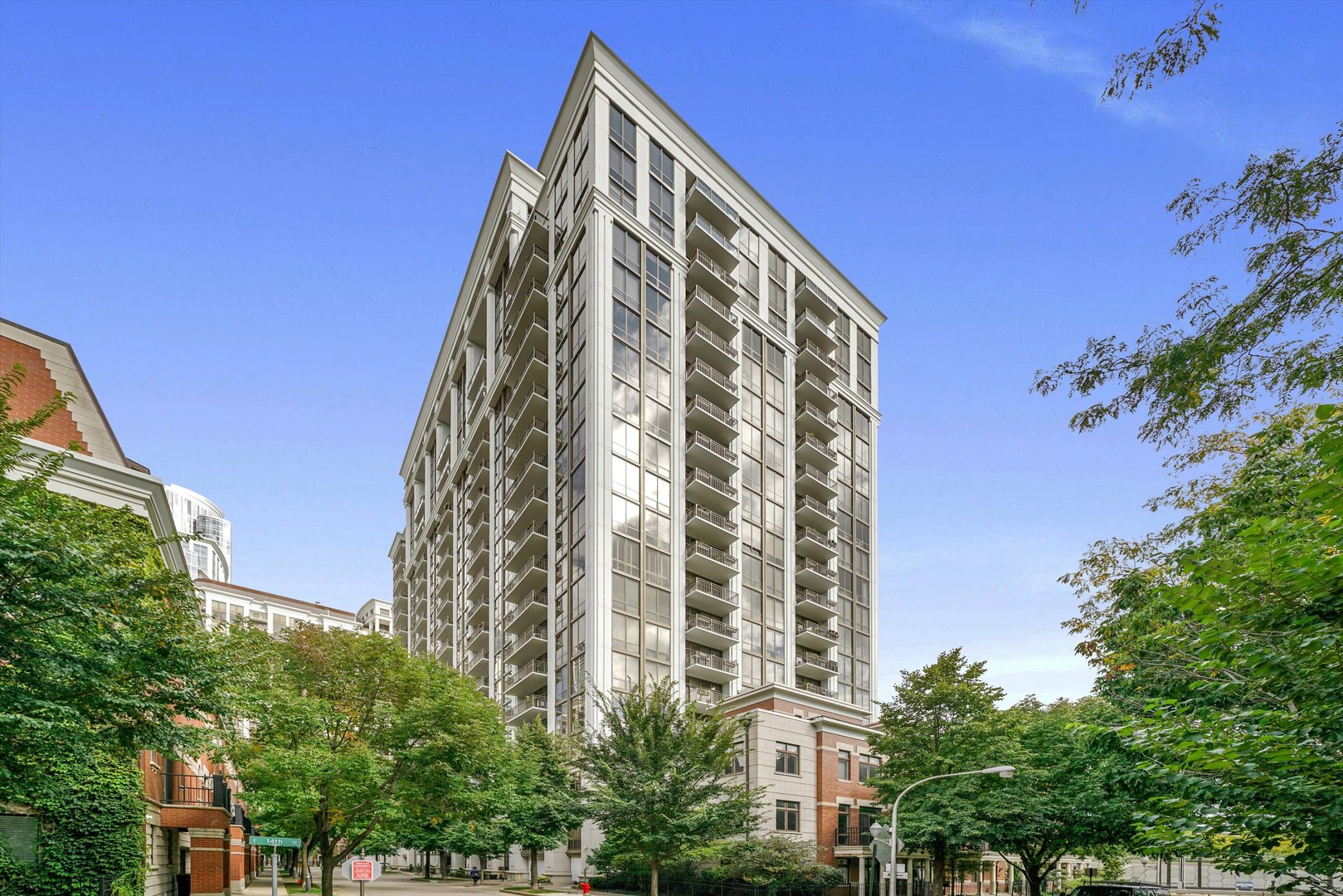 Oakbrook Terrace Homes for sale | Real Estate in Oakbrook Terrace ...